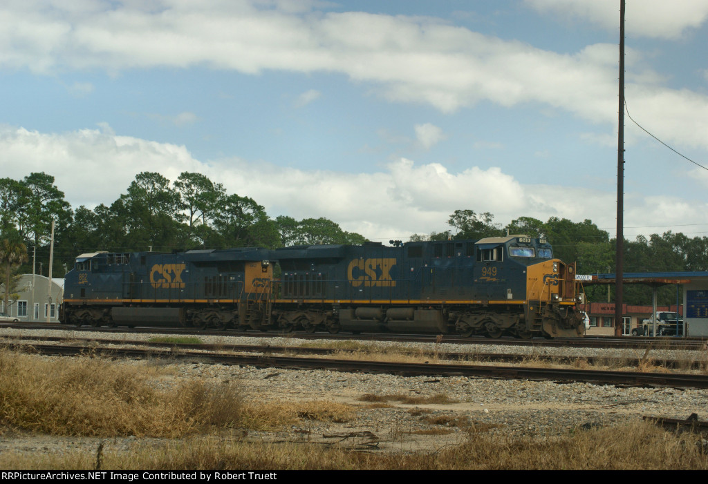 CSX 862 and 949